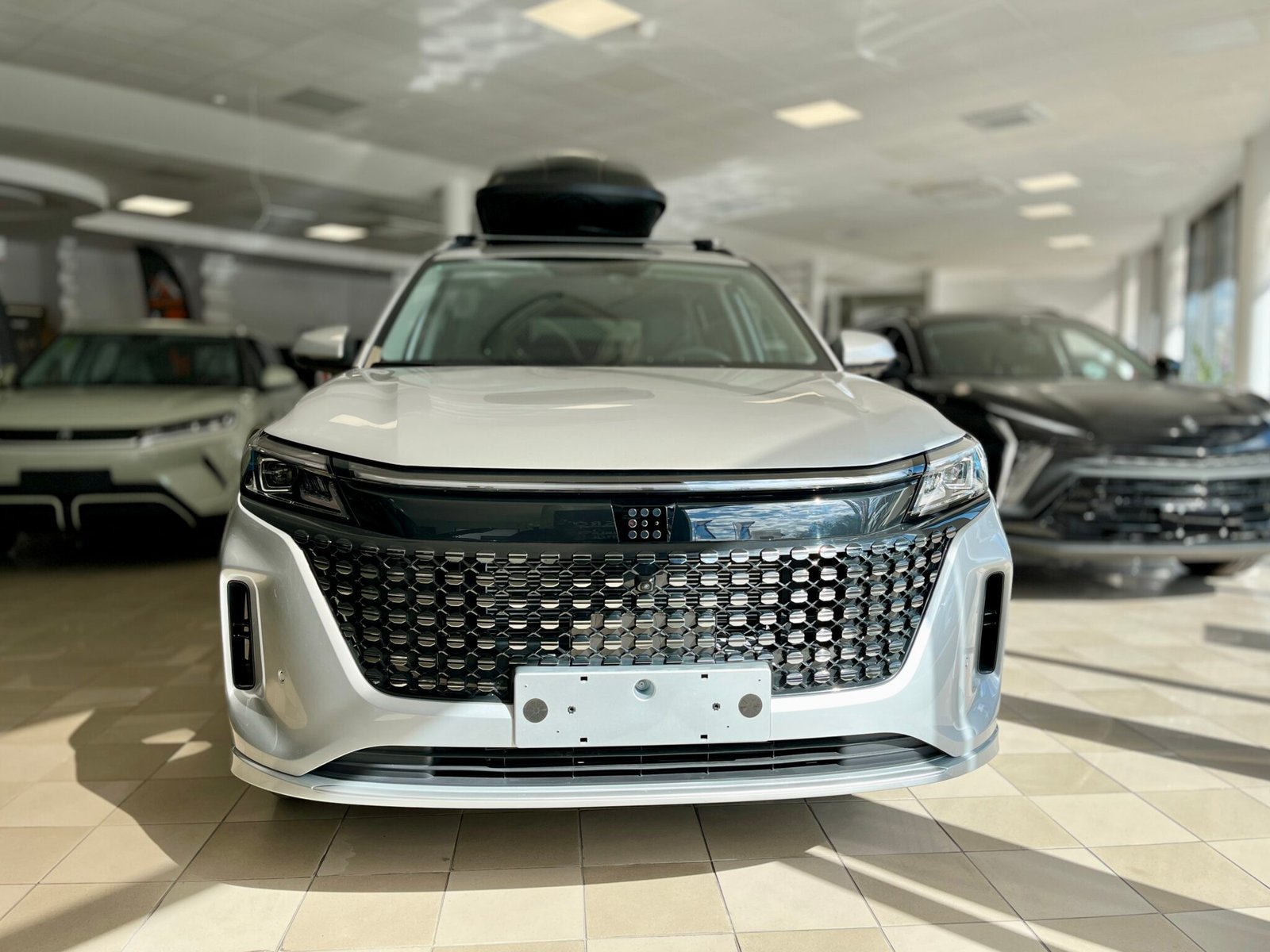 DFM Forthing U-tour V9 – Nowoczesny 7-osobowy Van